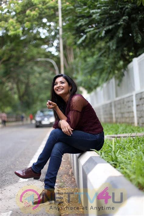 Actress Sharanya Turadi Sundaraj Good Loking Stills 608579