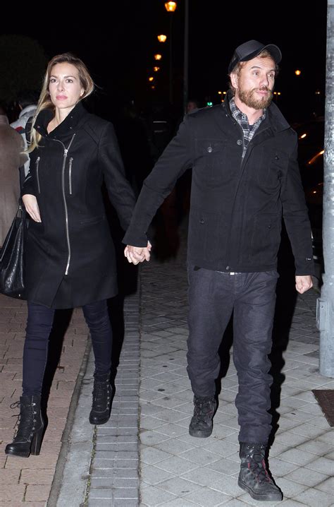 Miguel Bosé La Viva Imagen Del Dolor En El último Adiós A Simone Bosé