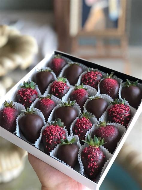 Клубника в шоколаде "Dark Berry" | Клубника в шоколаде, Шоколад, Клубника