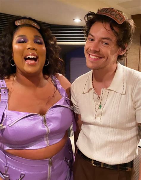 Harry Styles And Lizzo Harry Styles Cute Harry Styles Pictures Harry