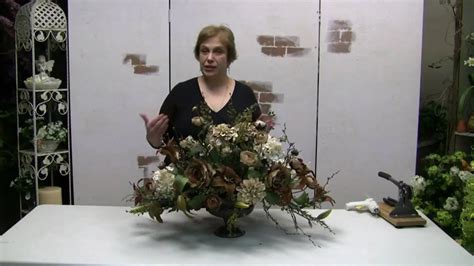 How To Make A Traditional Floral Centerpiece Arrangement
