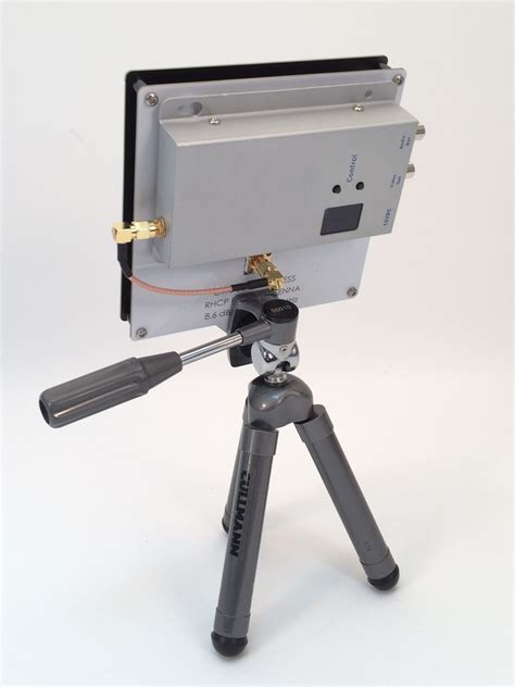 Circular Wireless 12ghz Circularly Polarized Patch Antenna Cpatch12