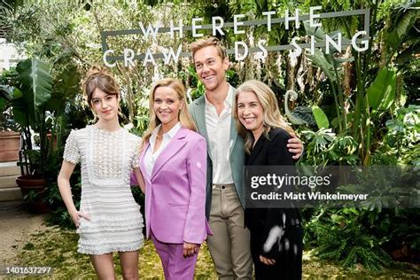 Daisy Edgar Jones Reese Witherspoon Taylor John Smith And Olivia