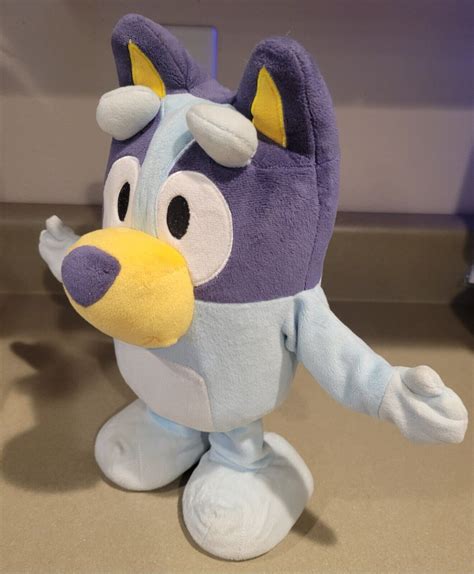 Bluey Dance And Play Bluey Doll W 55 Phrases Animated Plush Preowned
