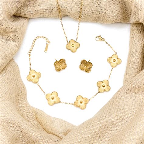 Van Cleef Bundle Amber