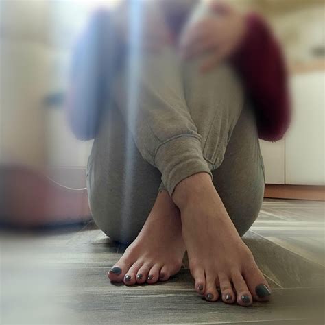 Hey R Publicfeetpics