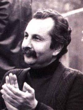 سیاوش کسرایی ویکی‌پدیا، دانشنامهٔ آزاد