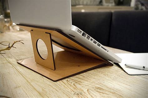 Finally A Laptop Stand For Road Warriors That S Actually Designed For
