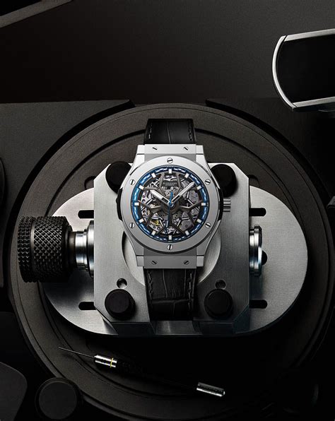 Giordano Analog Chronograph Quartz Watch For Men With Black Dial Gold