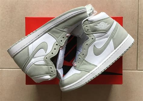 Nike Air Jordan 1 High High Top Trainers Size Eu 40 New With