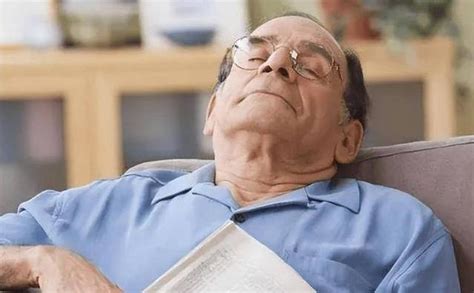 荔枝甜到上头却伤身？三类食物藏危机，血压高的人要当心 新闻看看