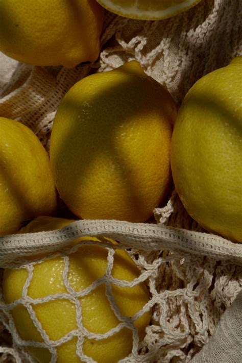 감귤류 감귤류의 레몬 건강한 건강한 식생활 과일 과즙이 많은 그림자 노란색 노화 방지제 농산물 시장 농업 농작물 농장 러스틱 레몬 레몬 주스 맛