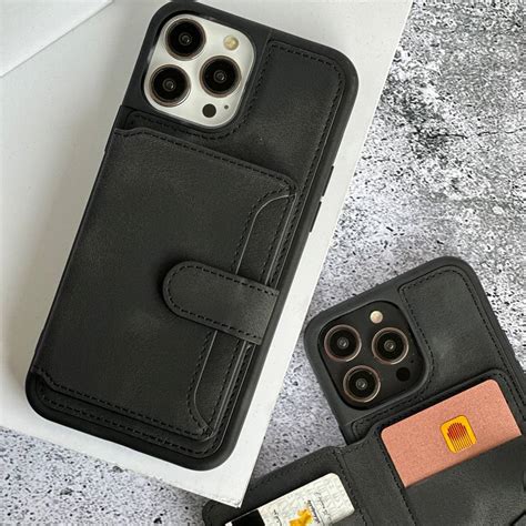 قاب چرمی با جا کارتی بومرنگ