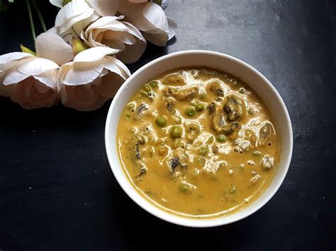 Mushroom Mattar Curry