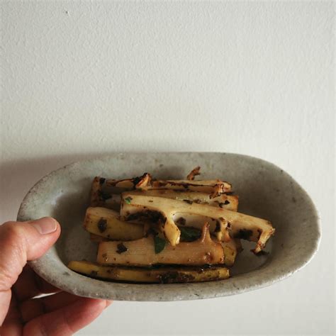 달콤라이프 20250508 D식탁일기 구운야채후무스 하바티치즈 당근라페올리브오일 후추 톡톡 고수소금 올리브오일 샌드위치💜 냉장고에 맛있는