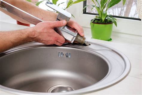 How To Fix A Leaking Sink