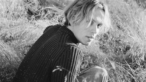 Latvian Singer Songwriter Chris Noah Shares New Single Red Light” From