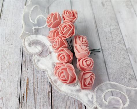 Декоративні троянди з фоамирана 12 шт — ціна 23 грн у каталозі Штучні квіти Купити товари для