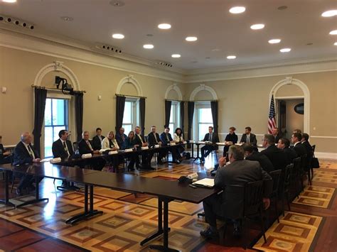 Tony Uphoff Thomas President And Ceo Leads Manufacturing Roundtable At The White House