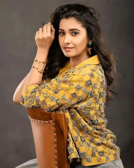 Priya Bhavani Shankar Top 20 Hot Pics And Photo Priya Bhavani Shankar Top 20 Hot Pics And Photo