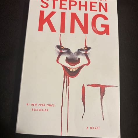 It By Stephen King Paperback Pangobooks