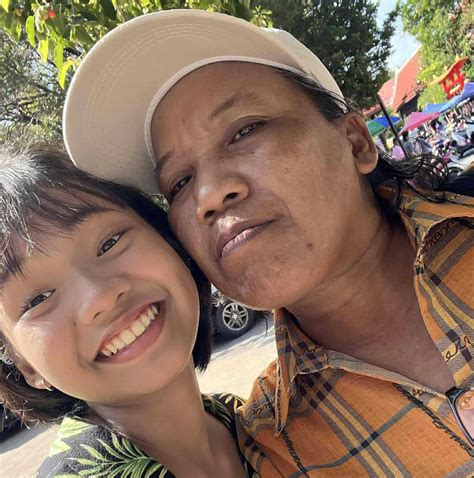 ♡ เด็กมหัศจรรย์พรสวรรค์เป็นเลิศ เกิดมาเพื่อสิ่งนี้ คลิปวีดีโอ ผึ้งน้อยต้นข้าว เสียงร้องแม่ผึ้ง