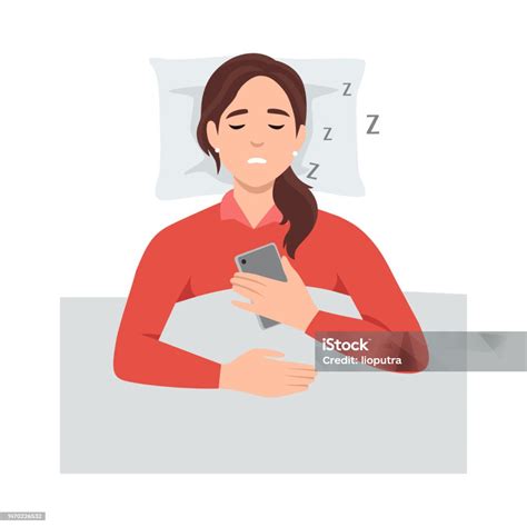 침대에 누워 코를 골고 있는 젊은 여자 전화를 들고 깊은 잠을 자는 동안 입을 벌리고 큰 소리로 코를 골다 약간의 Zzz를 잡기 수면 무호흡증 코골이 흰색 배경에 격리된