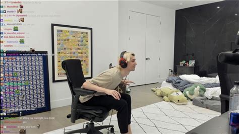 Xqc Reacts To His Posture Youtube
