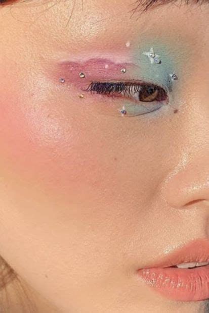Pin By Ceshie On Makeup Creative Eye Makeup Aesthetic Makeup Dope