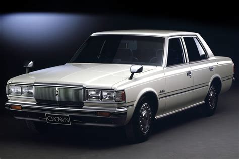 Toyota Crown 110 - reviews, prices, ratings with various photos