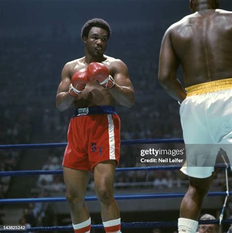 Foreman Vs Frazier Ii Photos And Premium High Res Pictures Getty Images