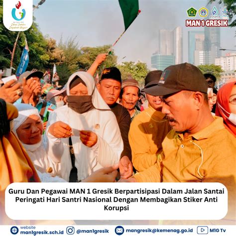 Guru Dan Pegawai Man 1 Gresik Berpartisipasi Dalam Jalan Santai Peringati Hari Santri Nasional