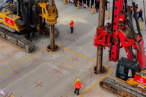 Гашуунсухайт Ганцмод боомтын төмөр замын барилгын ажлыг эхлүүллээ