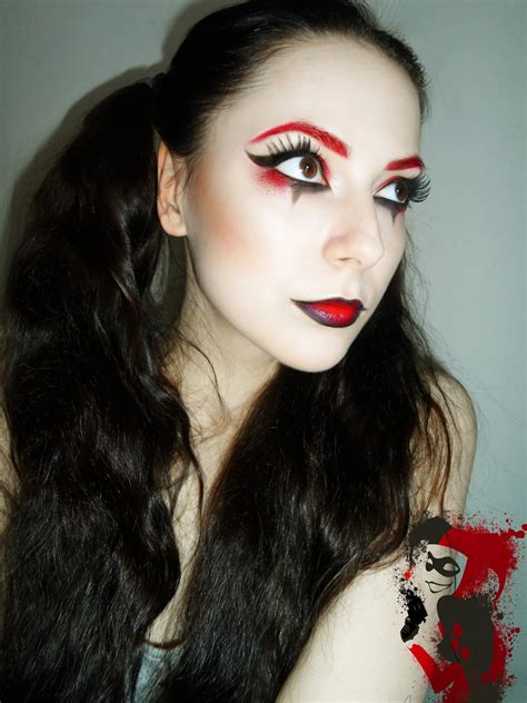 A Terrific Red And Black Harley Quinn Makeup Look For Halloween January