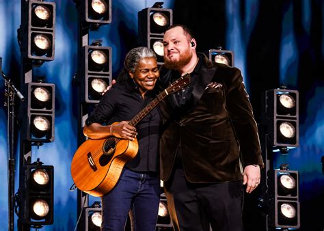 Grammys 2024 Tracy Chapman Und Luke Combs Performen „fast Car“ Musikexpress