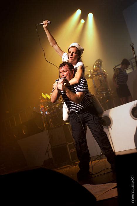 Luc Van Acker • Photos Fotos • Ab • Brussels • Belgium • 17 02 2012 • Slideshow • Peek A Boo