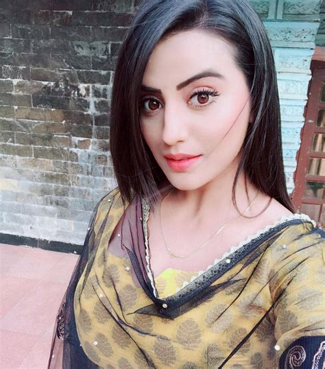 Download Akshara Singh Long Lashes Wallpaper