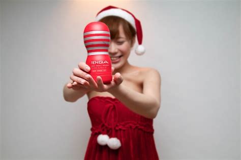 Cute Girl Delivers Tenga To People In Tokyo As Early Christmas Present Tokyo Kinky Sex