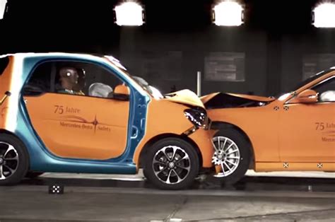 Demo Bkb Video Smart Fortwo Safety Showcased In Crash Test With