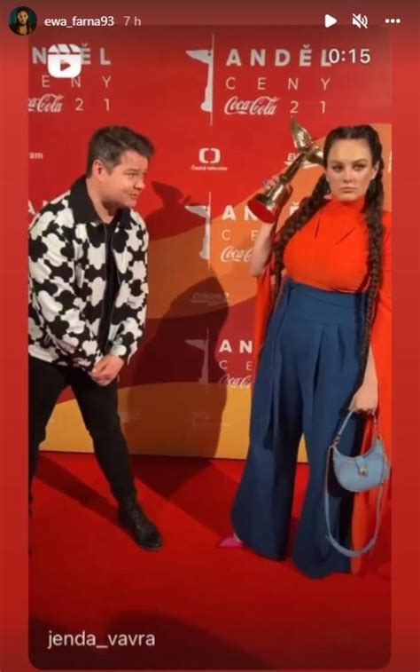 Foto To Hádam Nie Pozrite V čom Si Vyšla Ewa Farna Na Ceny Anděl Tak Vyzerá Po Dvoch Deťoch