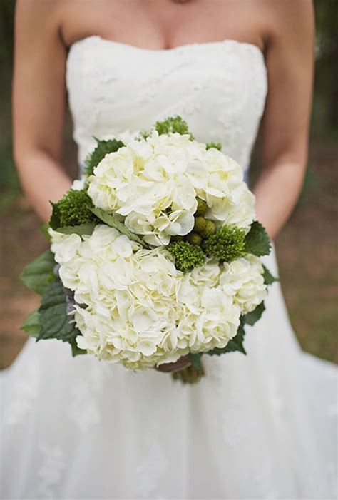 20 Gorgeous Hydrangea Wedding Bouquets To Inspire Your Own