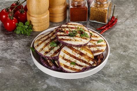 Premium Photo Grilled Eggplant Slices With Cilantro Smack