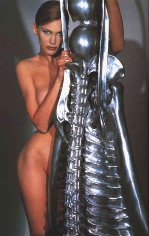 Natasha Henstridge Nude Pictures Rating