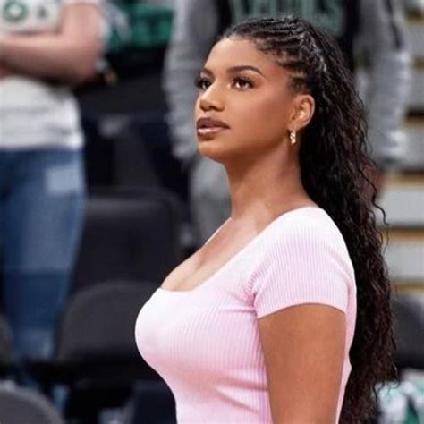 3 Best Swimsuit Photos Of Sideline Reporter Taylor Rooks The Spun