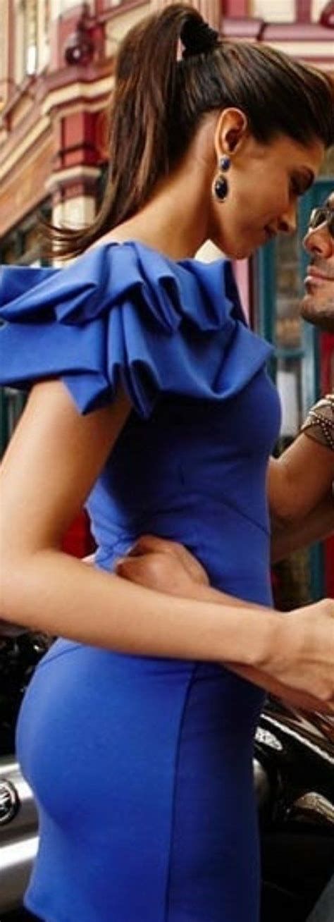 Pin By Indian Actress Gallery On Deepika Padukone Indian Bollywood Actress Indian Bollywood