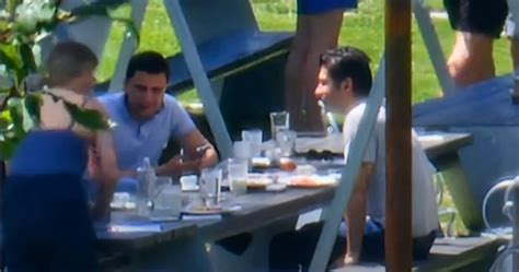 ЕКШЪН Изловиха Кирил Петков да пие сутрешното си кафе сред природата вижте как хора от ПП и