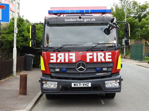 London Fire Brigade Mercedes Atego Fire Rescue Unit Fru… Flickr