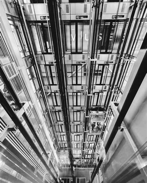 سازه مؤسسه جهان عرب؛ شاهکاری از ژان نوول در قلب پاریس عکس