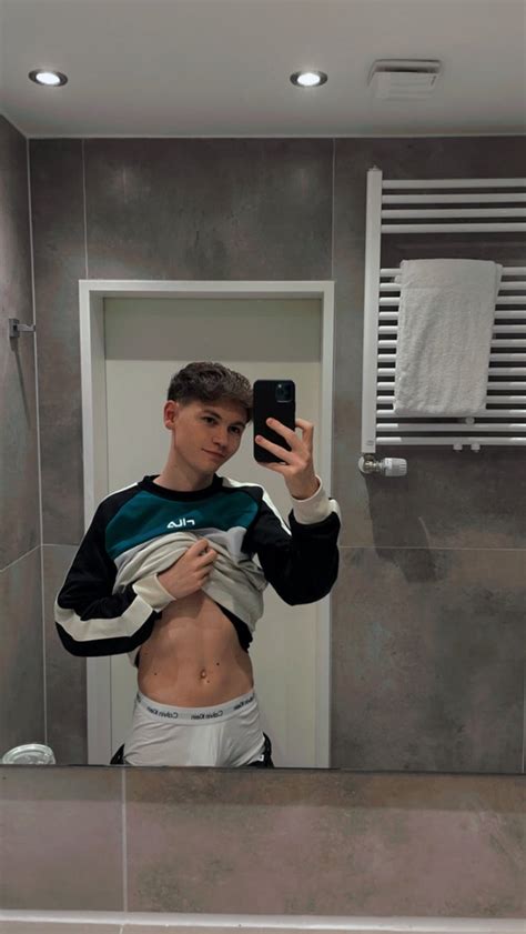 Dylan On Twitter Waiting For Some Fun Https Onlyfans Com Dylan Maikel