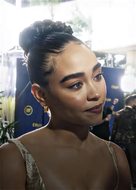 Bailey Bass In 2025 Woman Crush Everyday Bailey People Poses